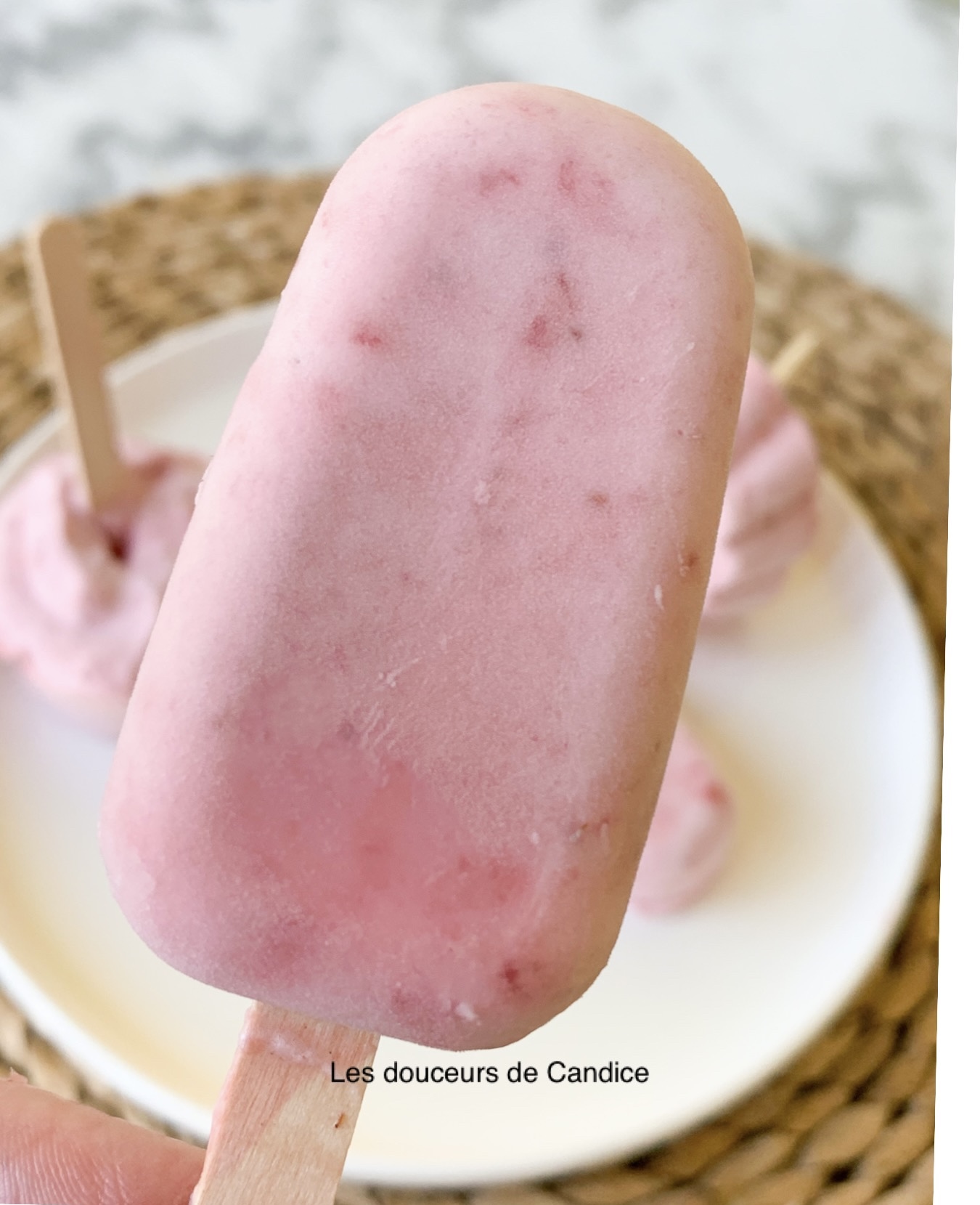 MOUSSE DE FRAISES GLACÉE – Les douceurs de Candice